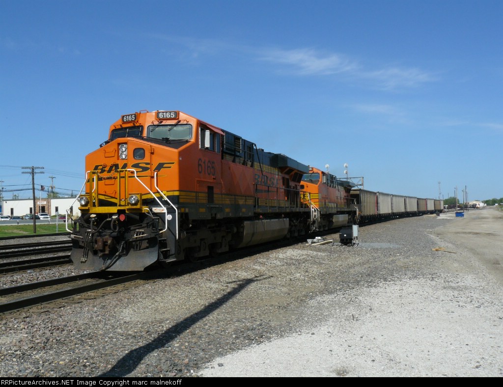 BNSF 6165